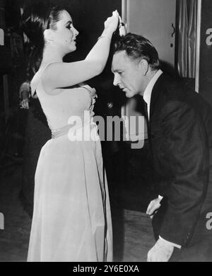 THE V.I.P.S (1963) ELIZABETH TAYLOR, RICHARD BURTON VIPS 001 Stock ...