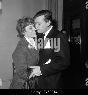LOTTE LENYA AND RUSSELL DETWILER WEDDING / ; 2 NOVEMBER 1962 Stock ...