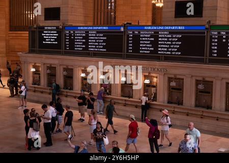 Metro North Train ticket counter at Grand Central Terminal in New York ...