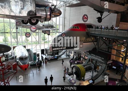 AN INTERNAL ROOM OF THE SMITHSONIAN NATIONAL MUSEUM OF AIR AND SPACE ...