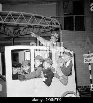 Children at London's Thameside Theatre The Mermaid in the Christmas ...