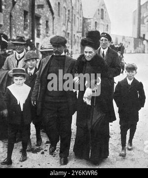 "Not in any sense detained . . . Against their wish": Men and women of ...