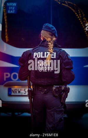 German police uniform, Germany police Germany woman german policewoman ...