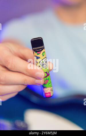 Puff, small disposable electronic cigarette Stock Photo - Alamy