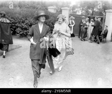 Countess Beatty's Garden Party at Hanover Lodge in aid of the Waifs and ...