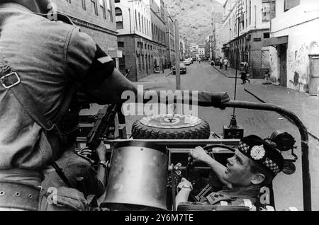 Soldiers of the Argyll and Sutherland Regiment patrolling the Crater ...