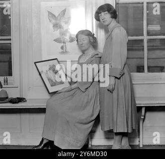 Miss Daphne Allen, clever young painter. 4 November 1924 Stock Photo ...