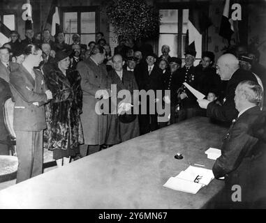 Josephine Baker marries husband Jean Lion. The wedding ceremony was ...
