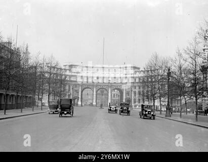 London Admiralty Arch 29 July 1935 Stock Photo - Alamy