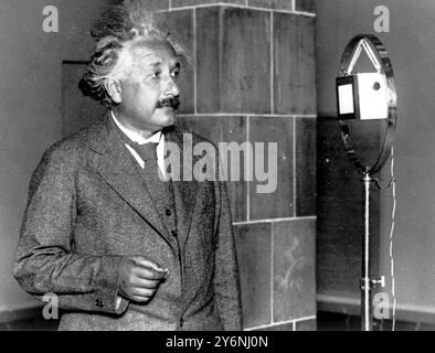 Albert Einstein at the Swiss patent office in Bern. Circa 1904-1905 ...