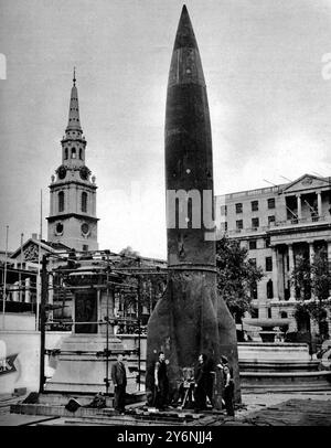 V-2 Rocket in Trafalgar Square, 1945 Stock Photo - Alamy