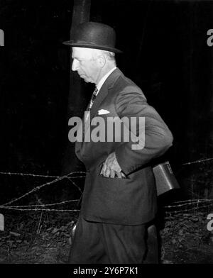 Home Office pathologist Dr Keith Simpson drives from Caxton Hall ...