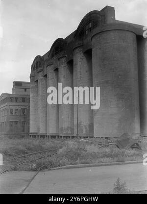 Erith Oil works . 21 June 1947 Stock Photo - Alamy