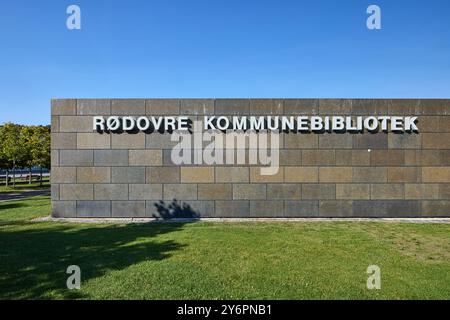 Rødovre Hovedbibliotek (Rødovre Main Library), designed by Arne ...