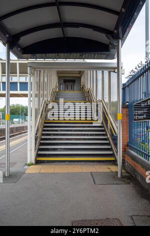 Fareham train station footbridge Stock Photo - Alamy