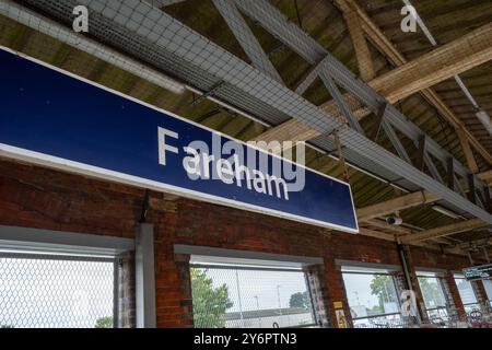 Fareham Train Station Sign, UK Stock Photo - Alamy