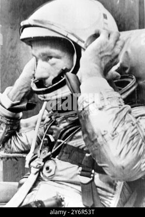 SPACE TRAVEL AMERICAN ASTRONAUT MALCOLM SCOTT CARPENTER ; 24 MAY 1962 ...