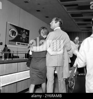 Rex Harrison and his wife Rachel Roberts at the premiere of "Dr ...