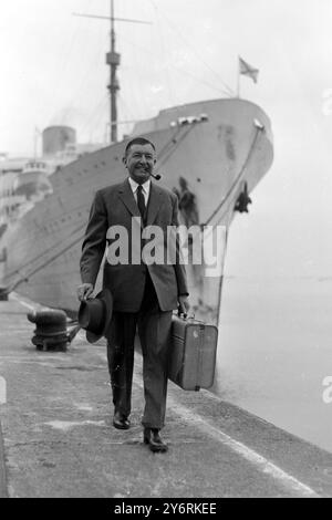 CAPTAIN GEOFFREY FLETCHER RETIRES FROM ROYAL NAVY/ 12 MARCH 1962 Stock ...
