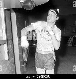 BOXER TERRY DOWNES IN TRAINING 9 MARCH 1962 Stock Photo - Alamy