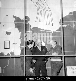 HENRY GRACE WITH FILM STAR THE LONGEST DAY / 14 JANUARY 1962 Stock ...