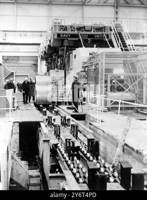 INDUSTRY GARTCOSH WORKS GLASGOW 11 JANUARY 1962 Stock Photo - Alamy