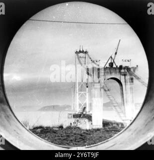 FORTH BRIDGE UNDER CONSTRUCTION IN SCOTLAND 15 DECEMBER 1961 Stock ...