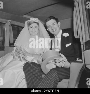 STUART MACKENZIE AND ANNE MORSE WEDDING / 2 DECEMBER 1961 Stock Photo ...