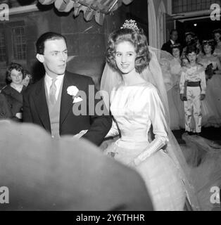 MAXINE BRODRICK WEDS RICHARD REDMAYNE IN LONDON / 25 OCTOBER 1961 Stock ...
