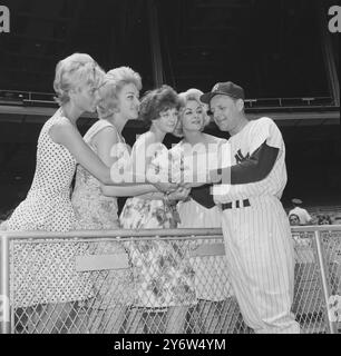 New York, New York: July 3, 1961 New Yankee pitcher Bud Daley shows his ...