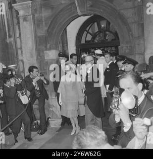 MARQUIS OF TAVISTOCK WITH BRIDE HENRIETTA TIARKS - WEDDING GUESTS 21 ...