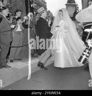 HENRIETTA TIARKS WEDDING IN LONDON 20 JUNE 1961 Stock Photo - Alamy