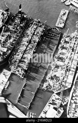 SHIPS VASA RAISED FROM MUD BANK 26 APRIL 1961 Stock Photo - Alamy