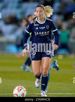 Margaux Le Mouel of Paris FC controls the ball during the Women's ...