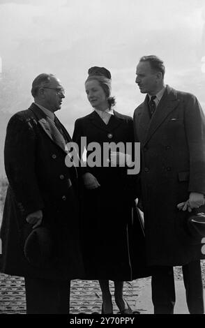 Oswald Pirow, South African Defence Minister, is in Berlin for several ...