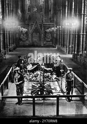 Funeral of the Unknown Warrior 11 November 1920 . The flower of British ...