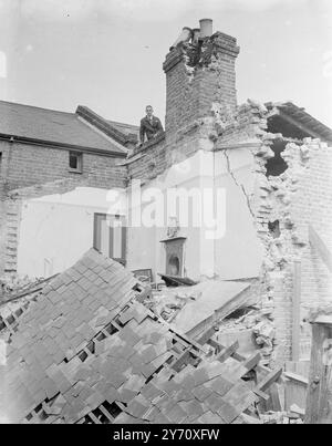 Bomb Damage , Erith . 31 August 1940 Stock Photo - Alamy