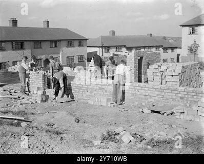 Master Builders apprentices scheme . 1 January 1946 Stock Photo - Alamy
