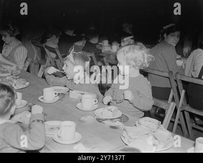 Childrens Party 1940 Stock Photo - Alamy