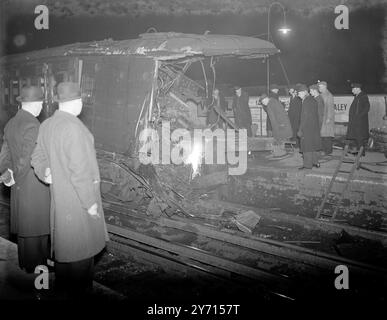 Train Crash - Mottingham . 1940 Stock Photo - Alamy