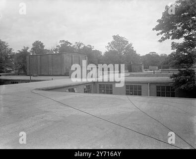 Bushey Park Contract for Kent and Sussex . 1 January 1946 Stock Photo ...