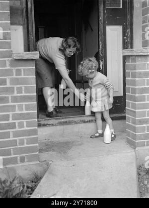 Mrs Joyce walker 12 May 1947 Stock Photo - Alamy