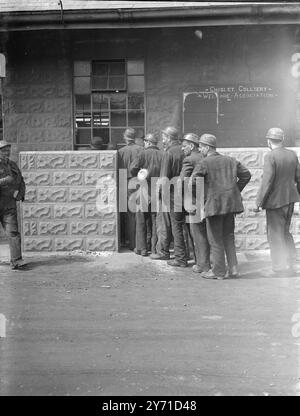 Miners at the Chislet coal mine in Kent, England - 1940 Stock Photo - Alamy
