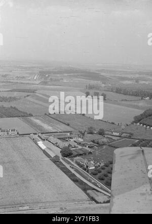 Aerial views -Wested Farm - Crockenhill . c. 1940 Stock Photo - Alamy