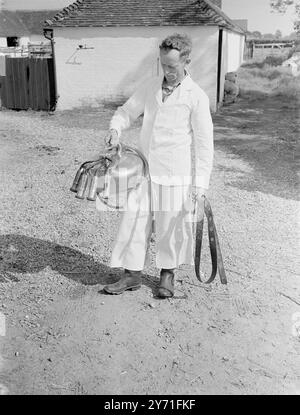 Surge , milking machine . 1940 Stock Photo - Alamy