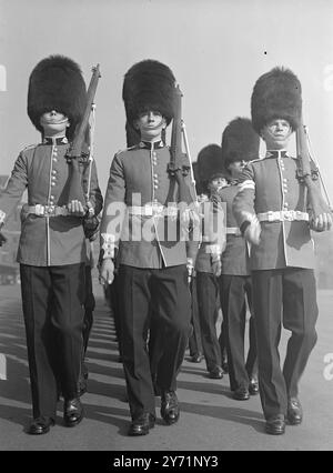 Military - 2nd Battalion the Scots Guards - Caterham Barracks - Surrey ...