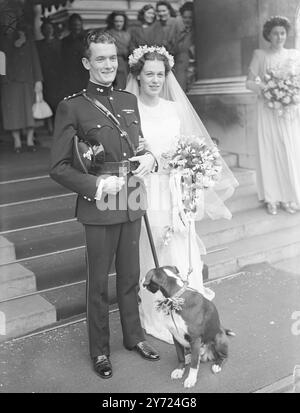 couple poses after the ceremony Stock Photo - Alamy