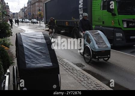 Copenhagen/ Denmark/27 September 2024/ Cargo bikes are very popular in ...