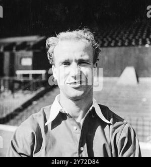Gordon Hurst, Charlton Athletic Stock Photo - Alamy