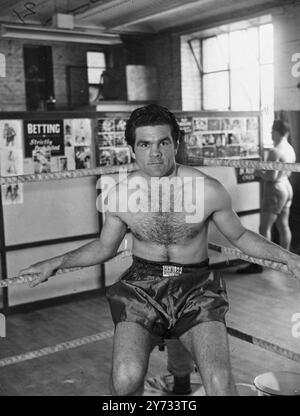 English boxing champion Freddie Mills. 24 April 1946 Stock Photo - Alamy